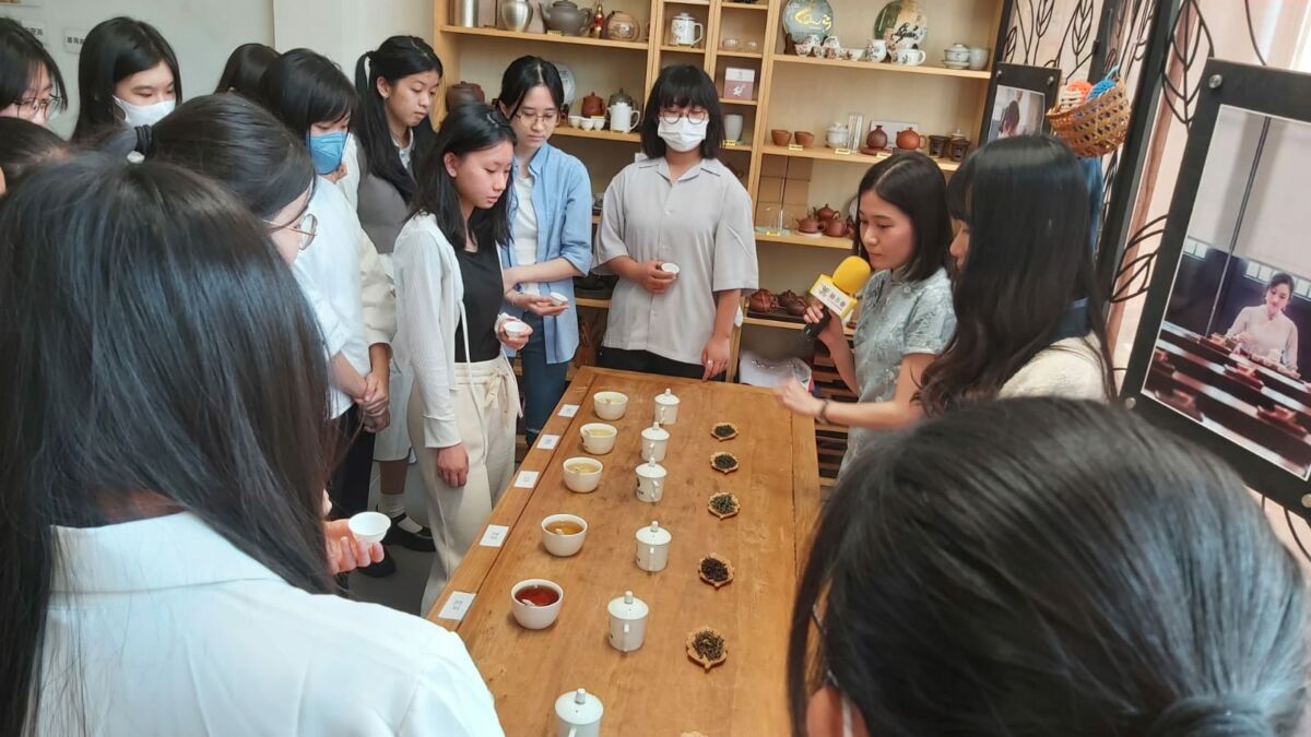 S4 Chinese Tea Workshop - The True Light School of Hong Kong